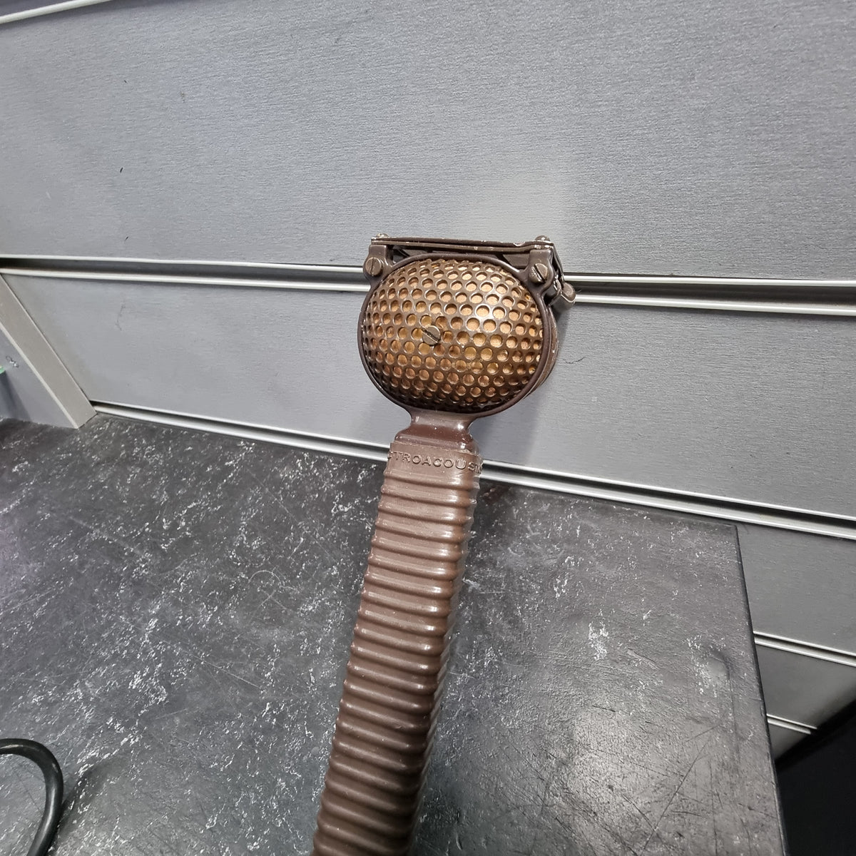 Coles 4104 Ribbon Lip Microphone, Commentator Microphone | Cash Generator