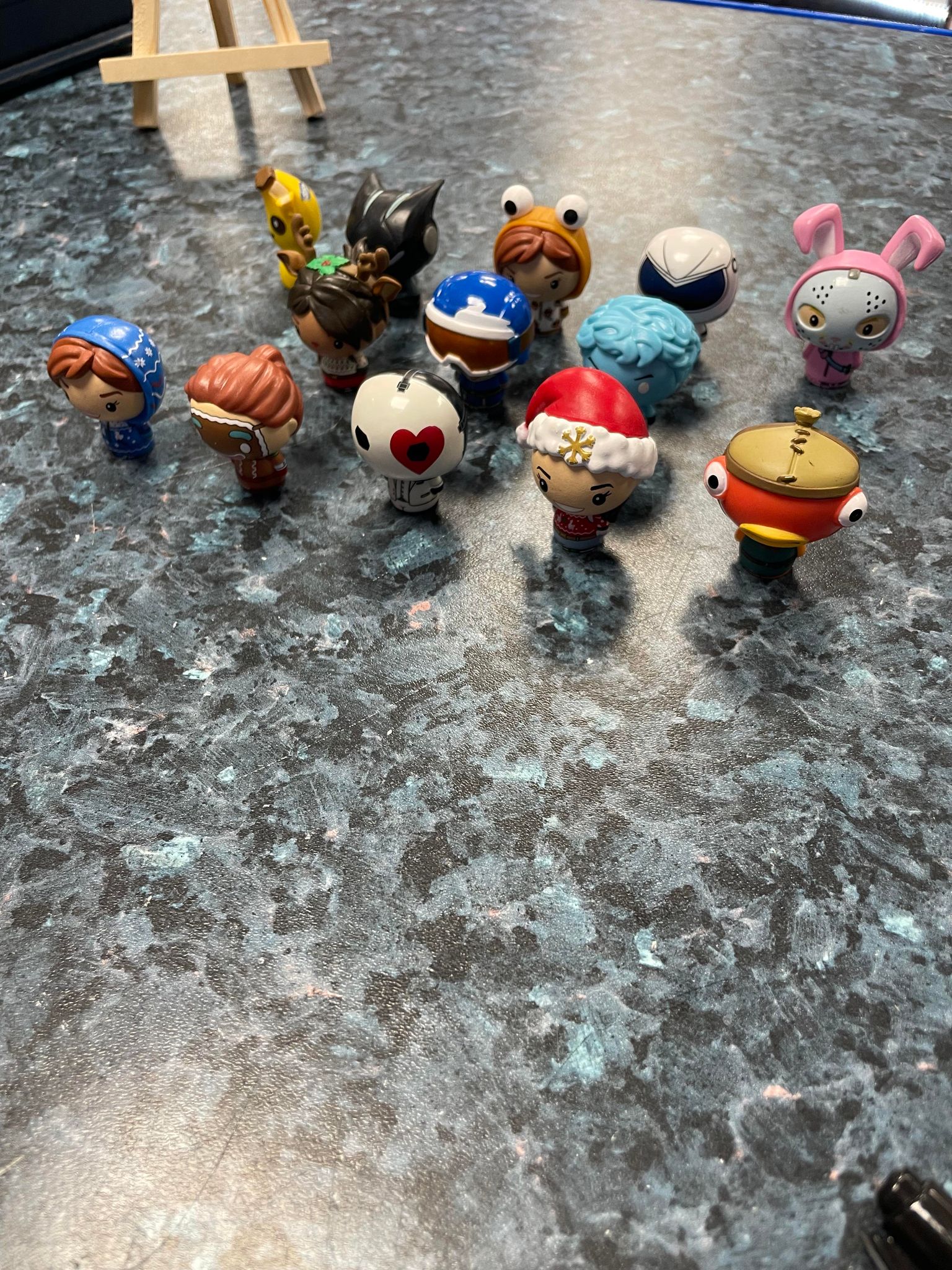 Fortnite mini figures store