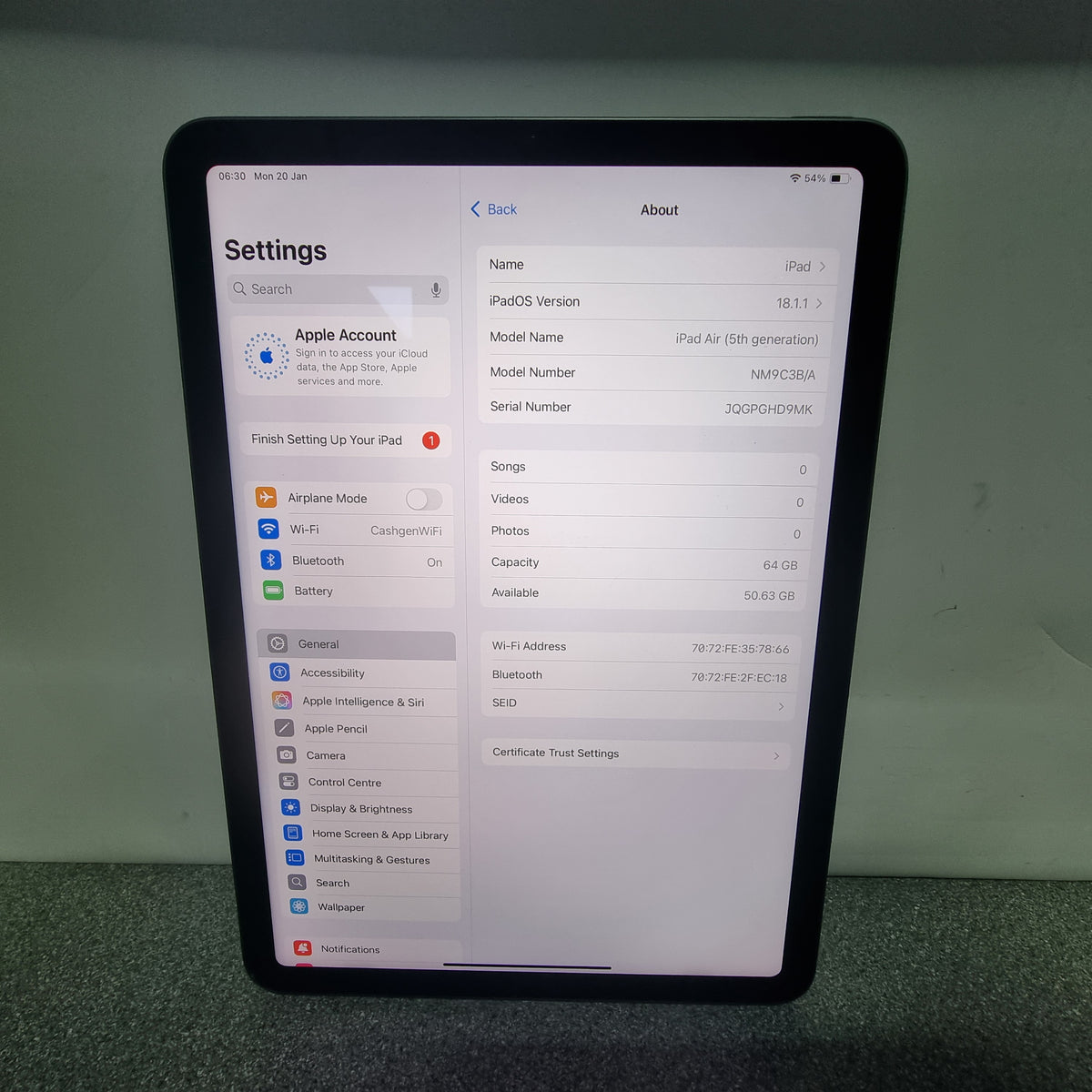 Apple iPad Air (5th Generation) 64GB WiFi Model A2588 ***Read Condition ...